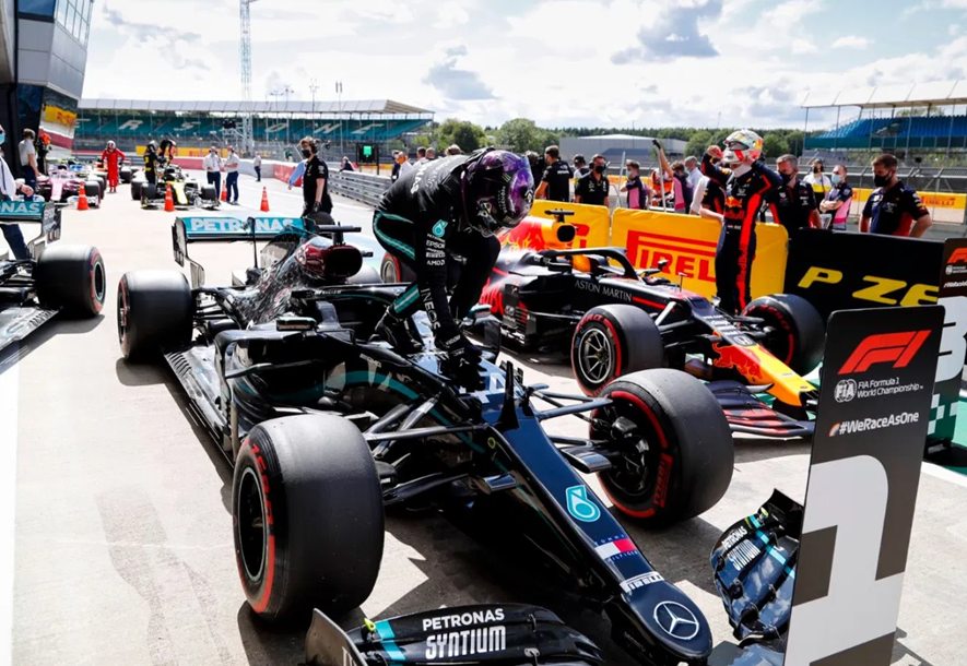 Paseo de Mercedes y nueva Pole Position de Lewis Hamilton | Fórmula F1